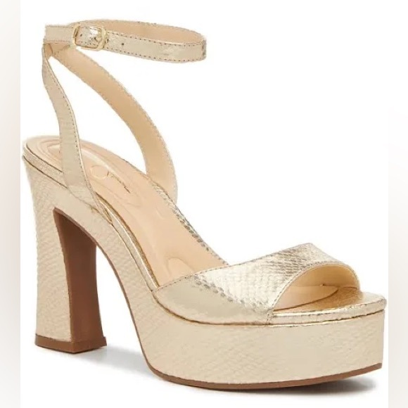 Jessica Simpson | Shoes | Jessica Simpson Metallic Gold Platform Heels ...